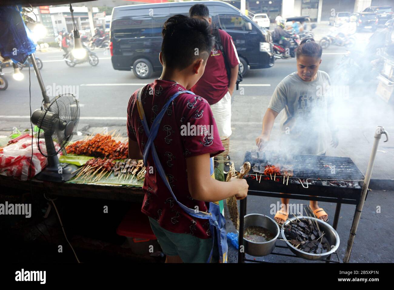 Philippines food barbecue chicken hi-res stock photography and images ...
