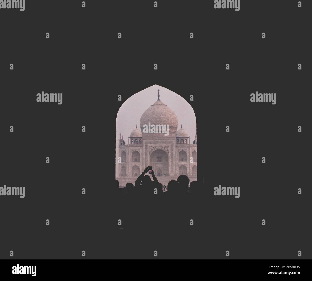 Naturalframe hi-res stock photography and images - Alamy