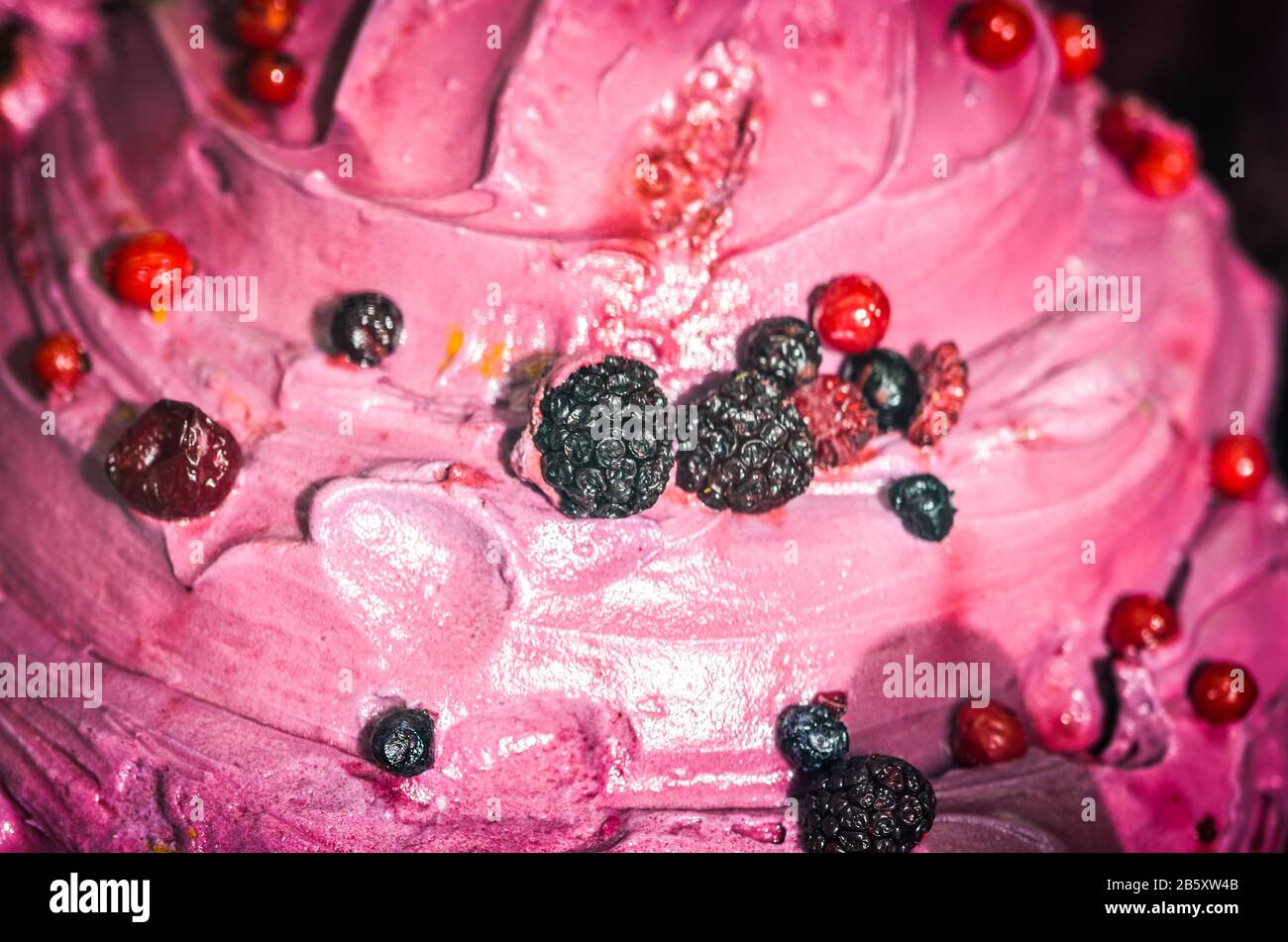 delicious italian ice cream with fresh fruits, nuts & topping Stock ...
