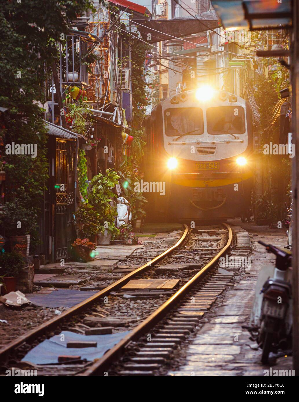 Street tracks headlights hi-res stock photography and images - Alamy
