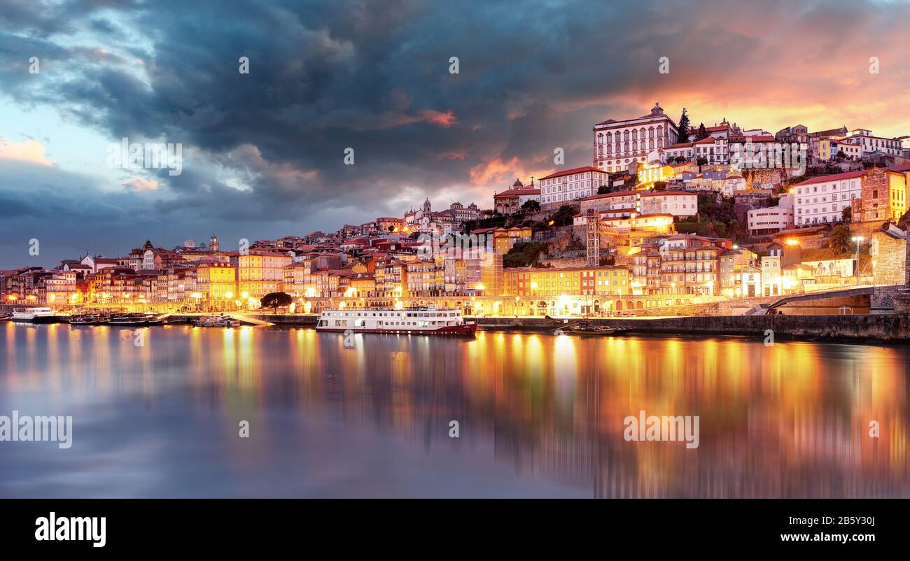 Old town porto sunrise hi-res stock photography and images - Alamy