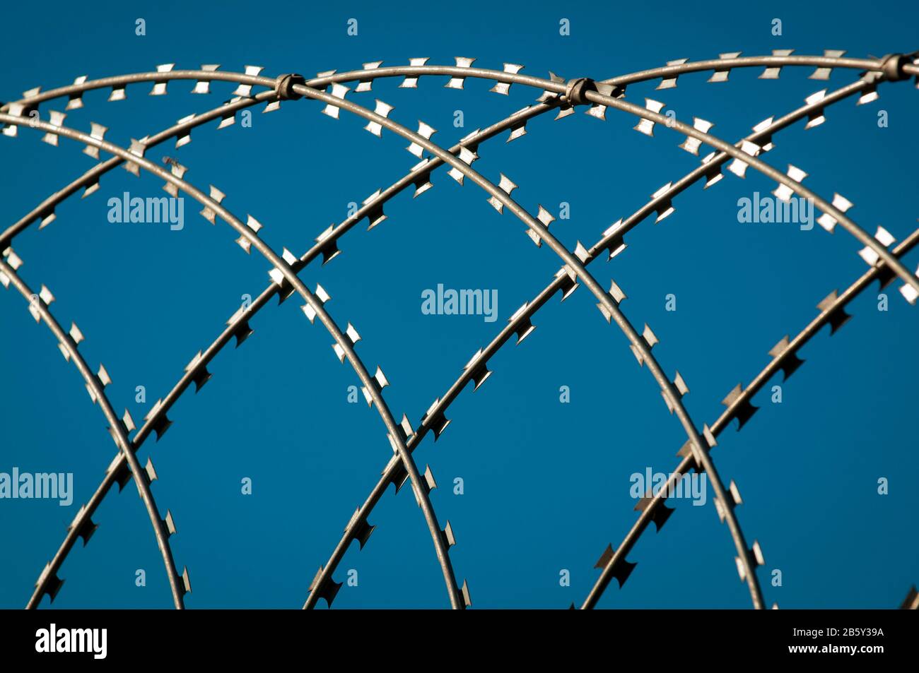 Wire loops hi-res stock photography and images - Alamy