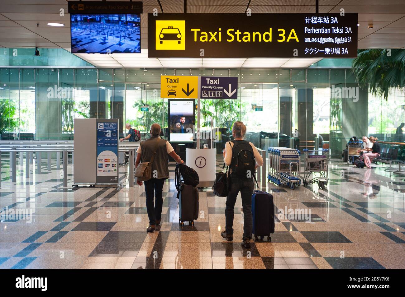 31.01.2020, Singapore, Republic of Singapore, Asia - Two passengers ...