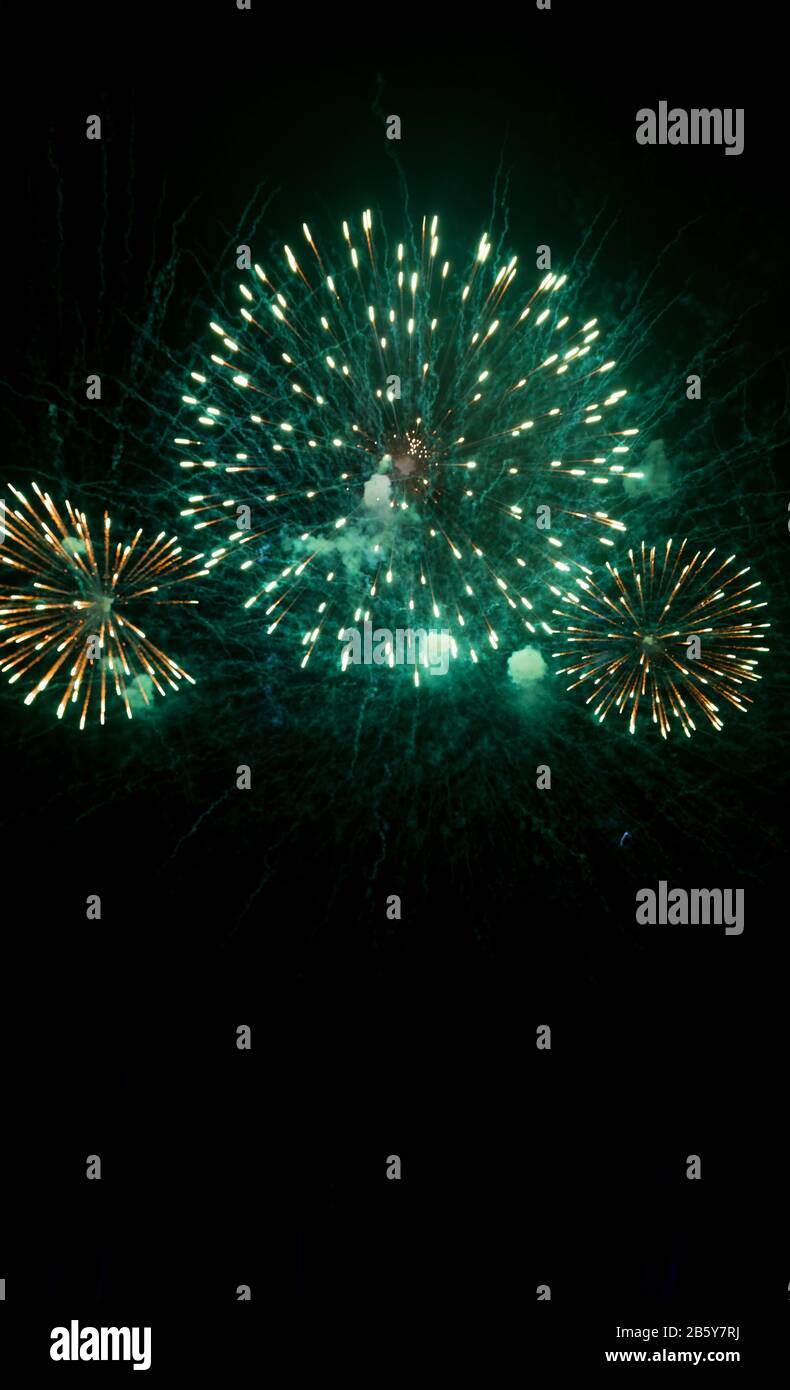 Green fire sparks glowing hi-res stock photography and images - Alamy