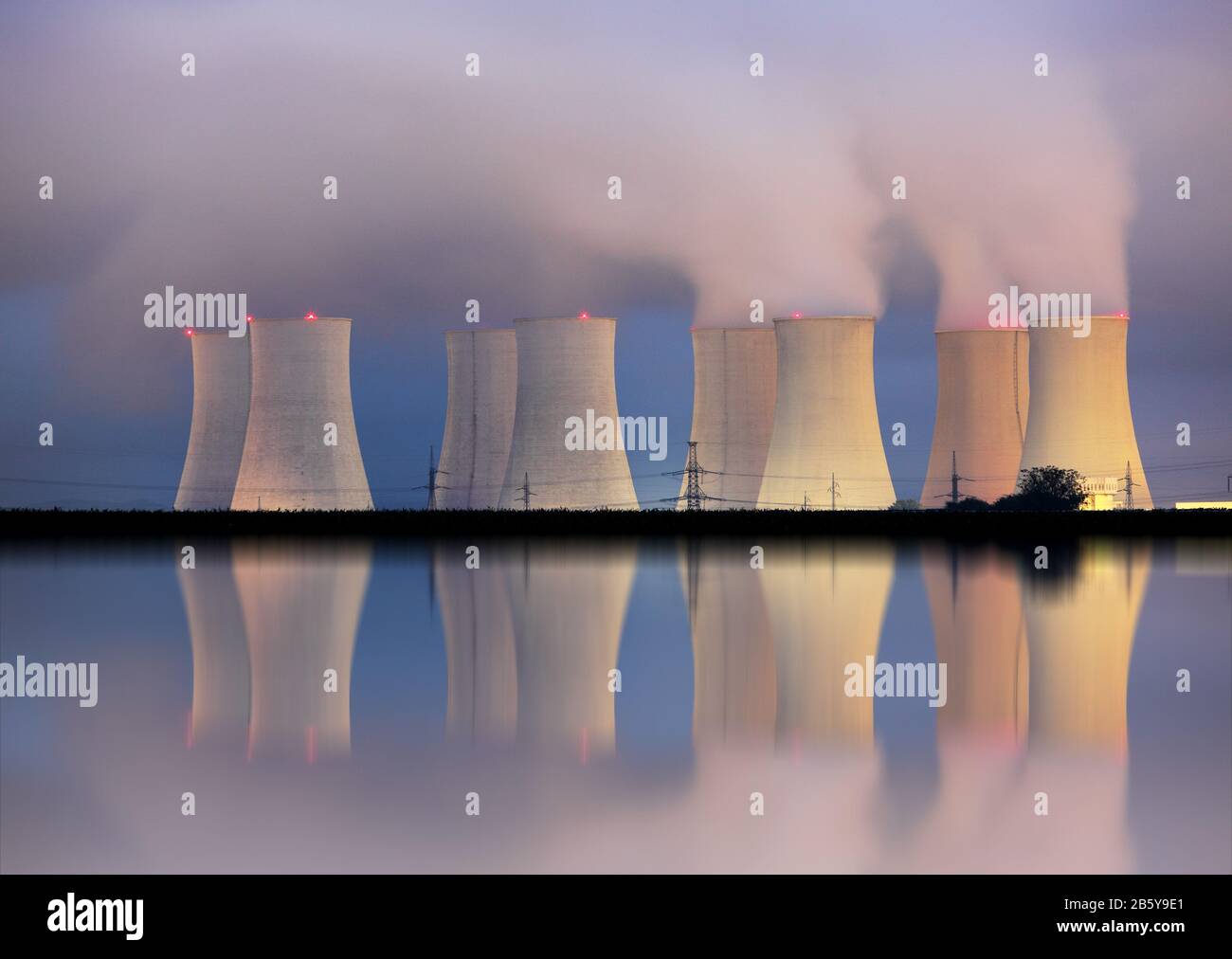 Nuclear cooling tower steam hi-res stock photography and images - Alamy