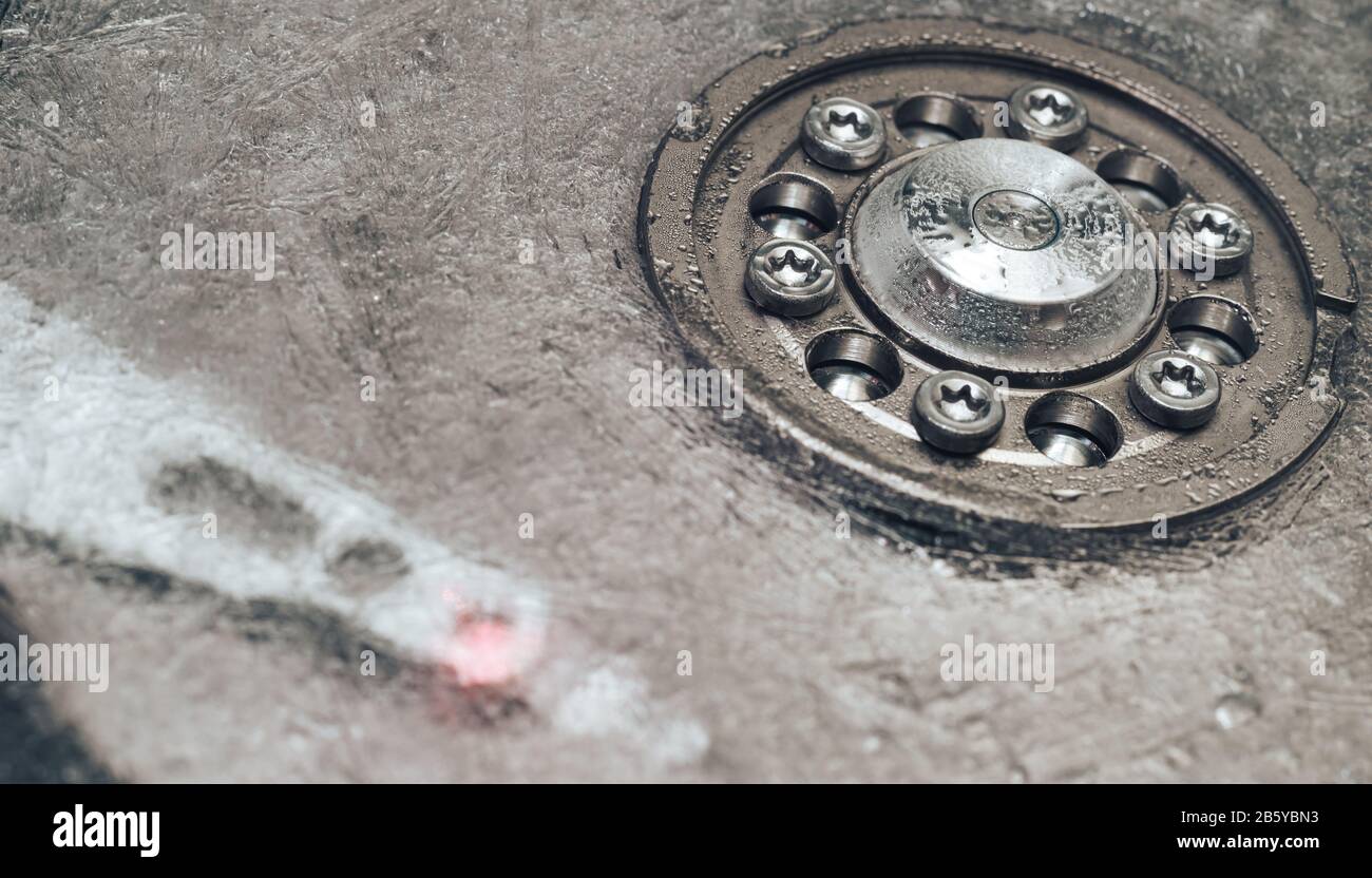 Hard drive block of ice hi-res stock photography and images - Alamy