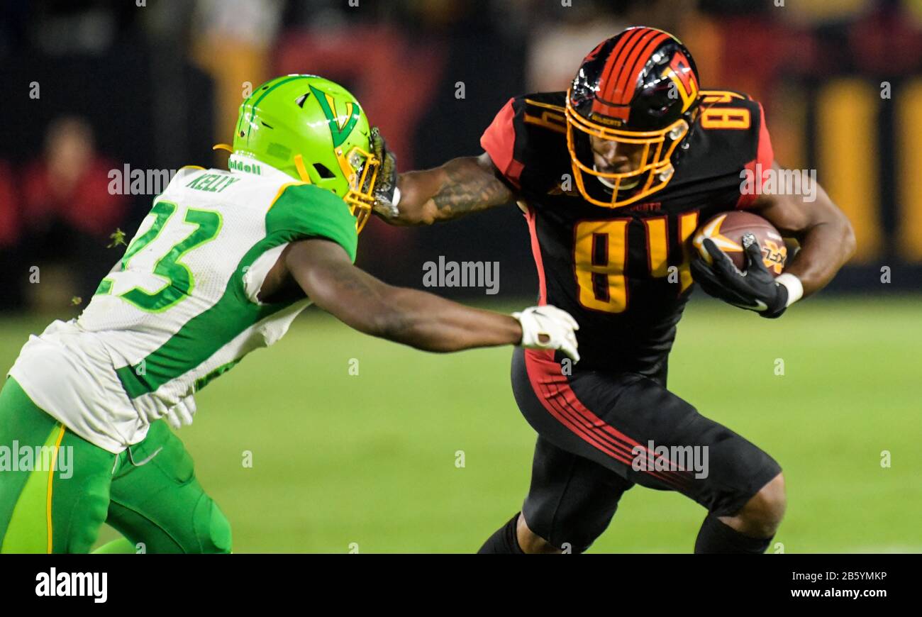 Carson, California, USA. 8th Mar, 2020. 84 Jordan Smallwood running ...