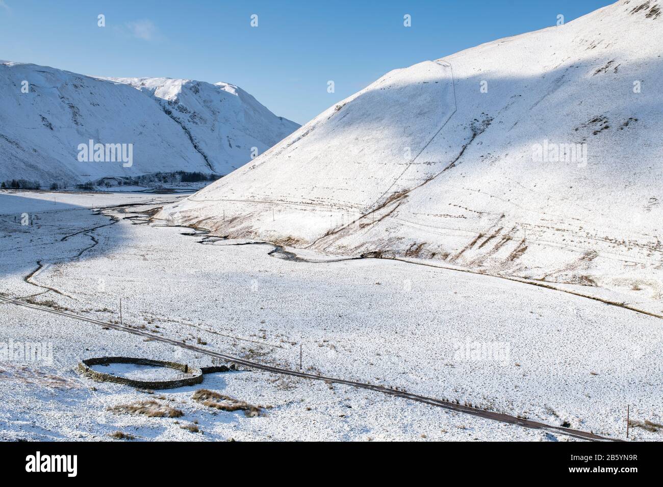 Dalveen Pass in the snow. Lowther Hills, Dumfries and Galloway ...