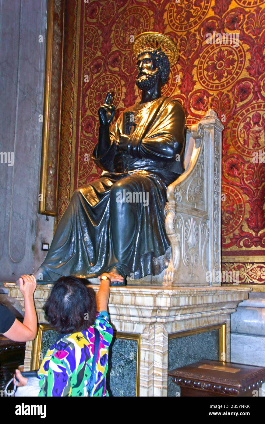 Bronze statue st peter vatican hi-res stock photography and images - Alamy