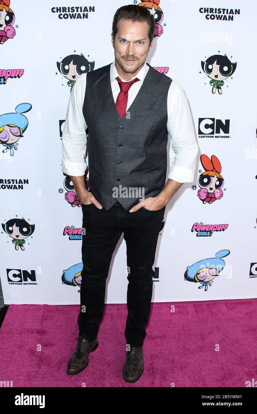 HOLLYWOOD, LOS ANGELES, CALIFORNIA, USA - MARCH 08: Actor Jason Lewis ...