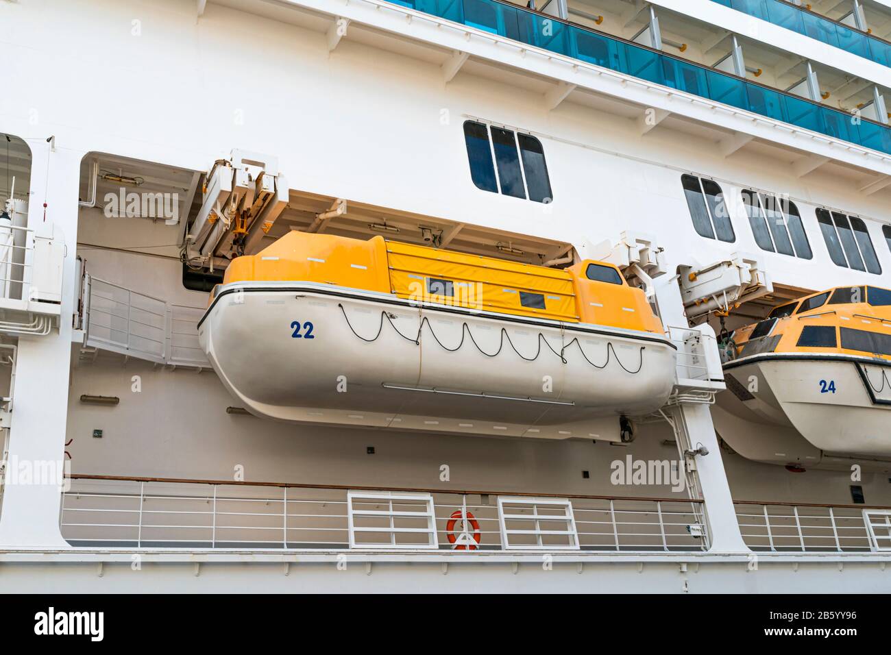 Shipboard rescue hi-res stock photography and images - Alamy