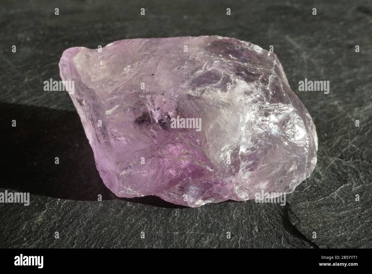 Quartz fracture hi-res stock photography and images - Alamy