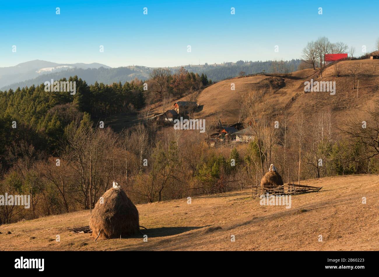 Light blue gray mountain range hi-res stock photography and images - Alamy
