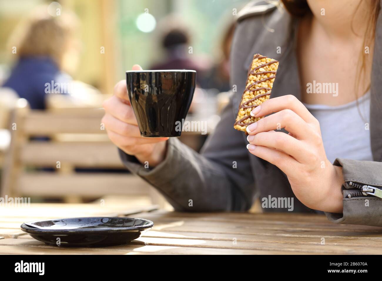 Eat eating snack hi-res stock photography and images - Alamy