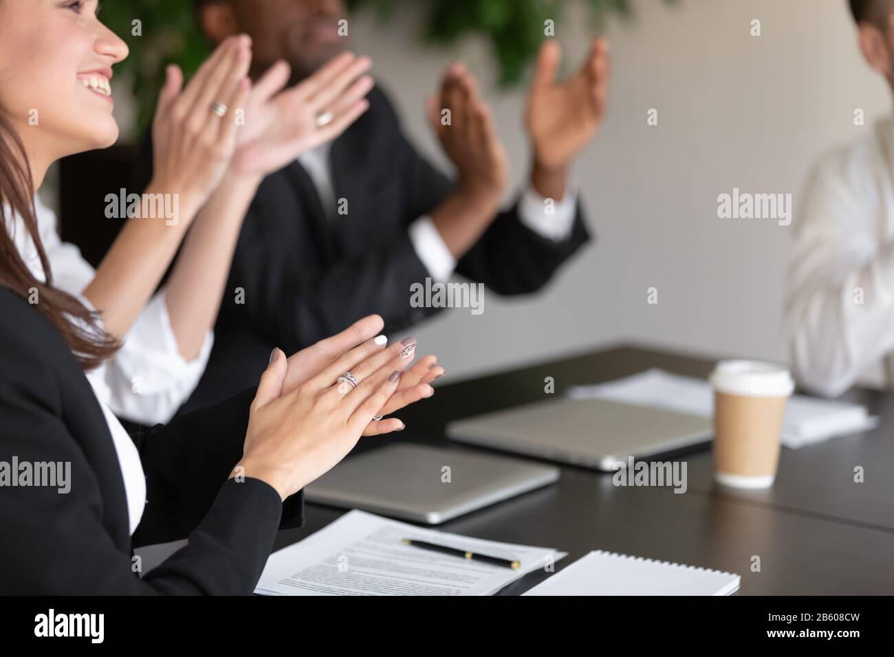 Close up hands clapping applauding hi-res stock photography and images ...