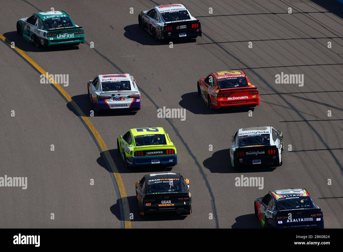 Avondale, Arizona, USA. 8th Mar, 2020. Chase Elliott (9) races for the ...