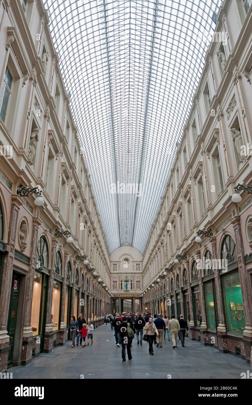 Belgium, Brussels, Galeries Royales Saint-Hubert Photo © Fabio ...