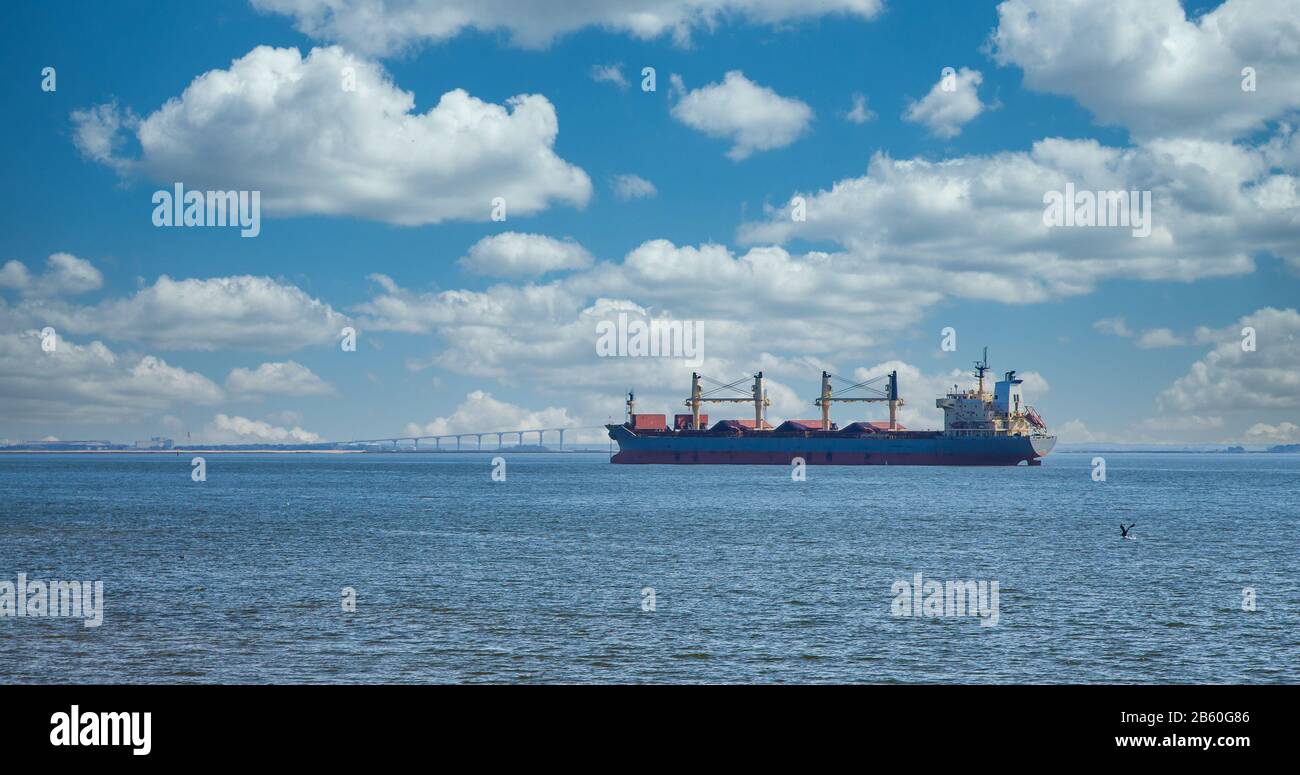 Shipping lane harbor hi-res stock photography and images - Alamy