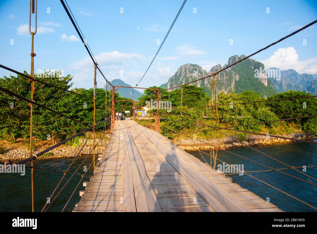 Orange bridge over song hi-res stock photography and images - Alamy