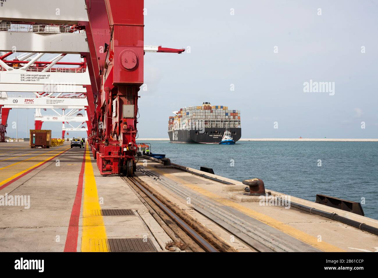 Container ship arriving at Container Terminal, Barcelona harbour ...