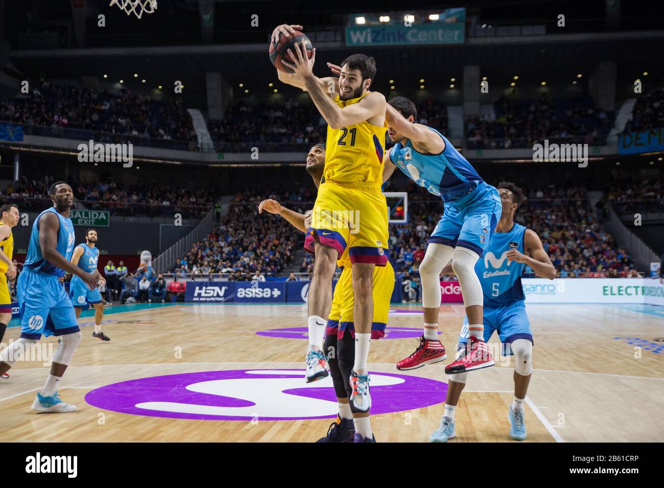 Alex abrines baloncesto hi-res stock photography and images - Alamy