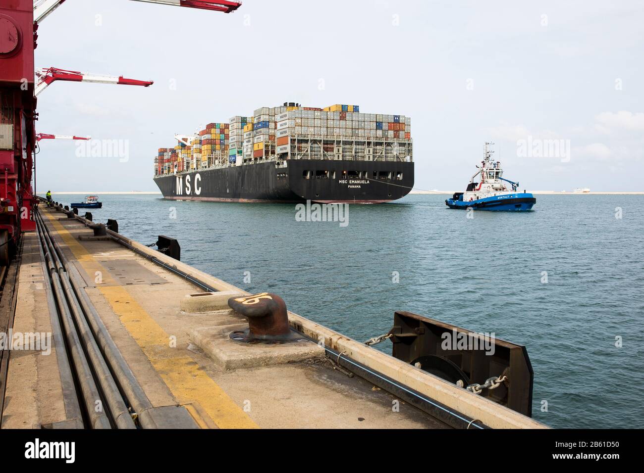 Container ship arriving at Container Terminal, Barcelona harbour ...