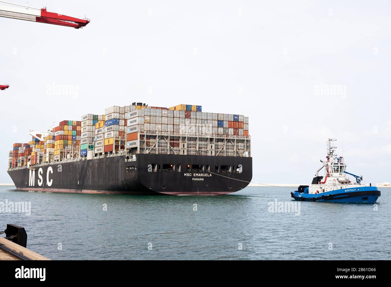 Container ship arriving at Container Terminal, Barcelona harbour ...