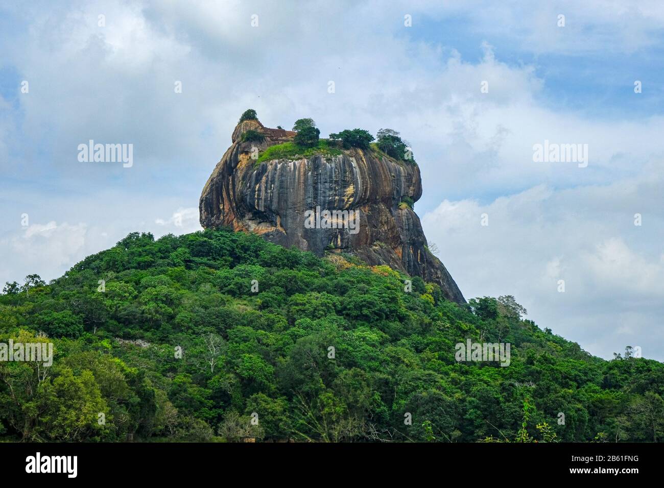 Sigiriya lion rock fortress hi-res stock photography and images - Alamy