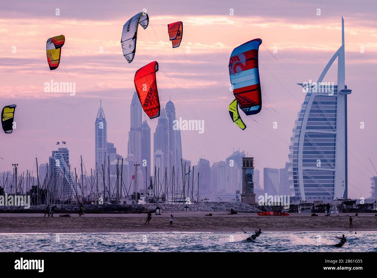 Dubai, Jumeirah Beach, United Arab Emirates, 31. Jan 2018 Kite surfer ...
