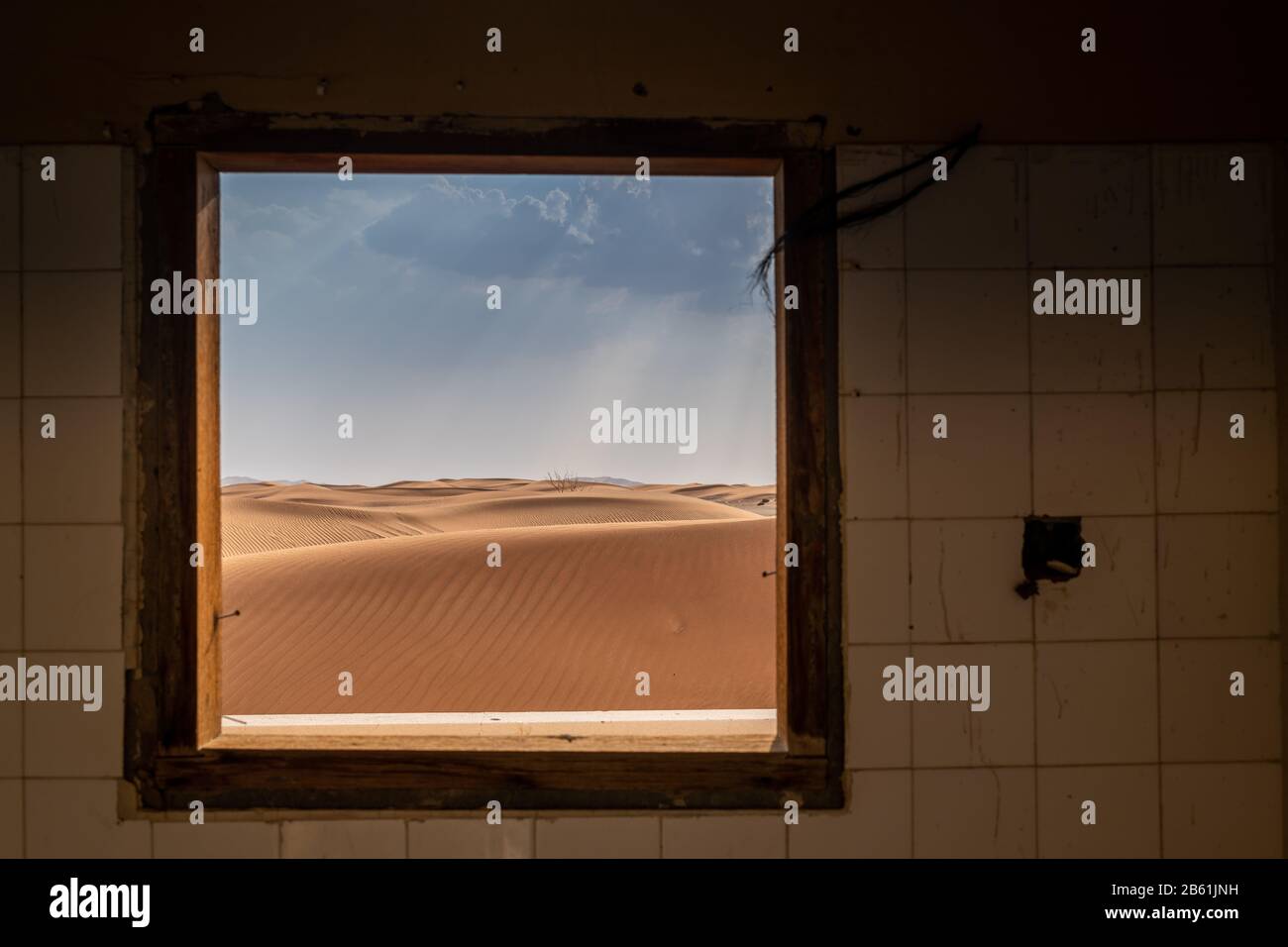 Uae desert house hi-res stock photography and images - Alamy