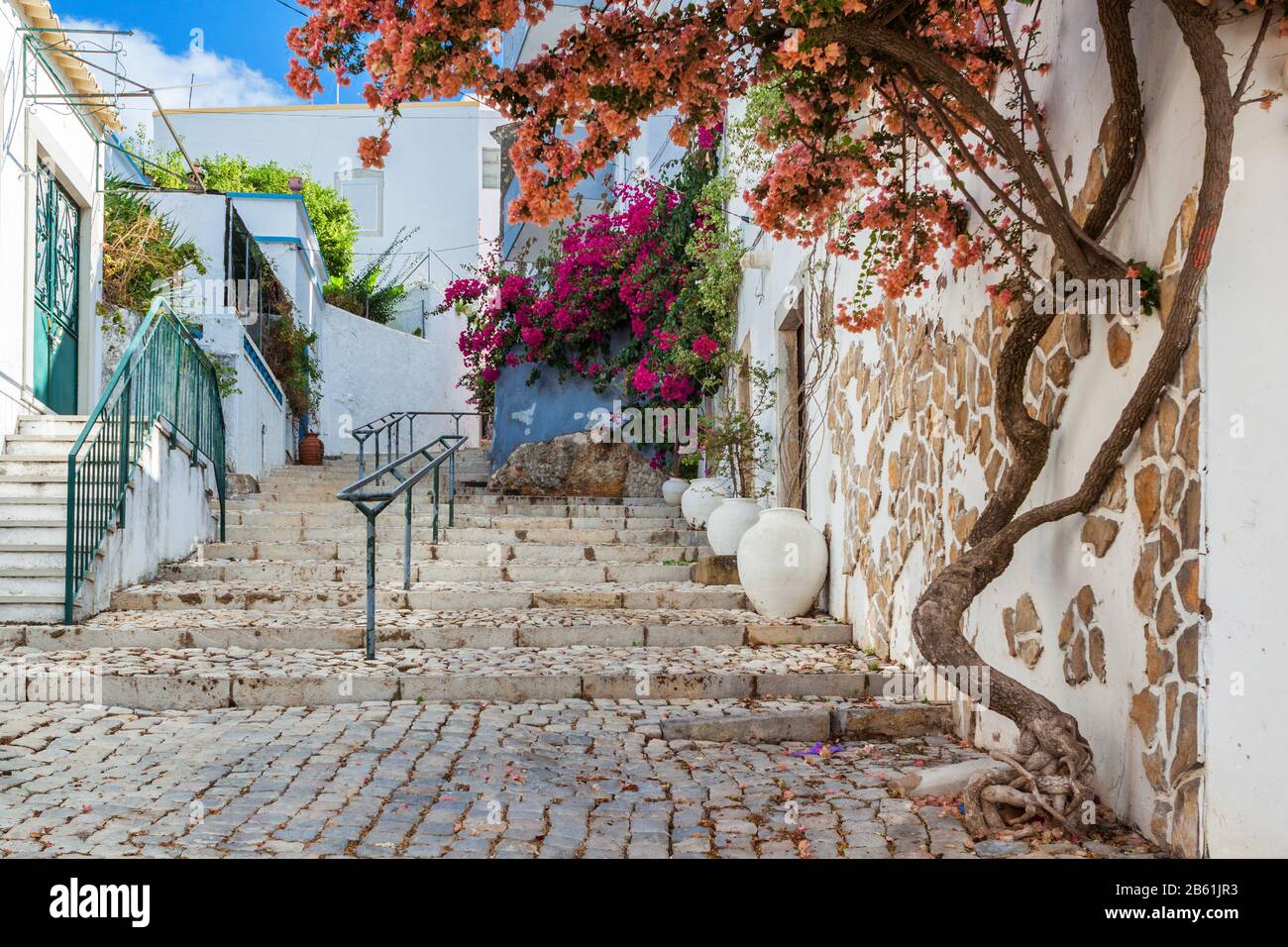 Faro traditional homes hi-res stock photography and images - Alamy