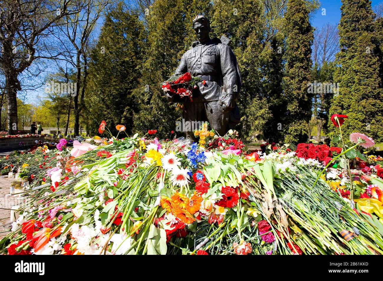 Bronze soldier hi-res stock photography and images - Alamy