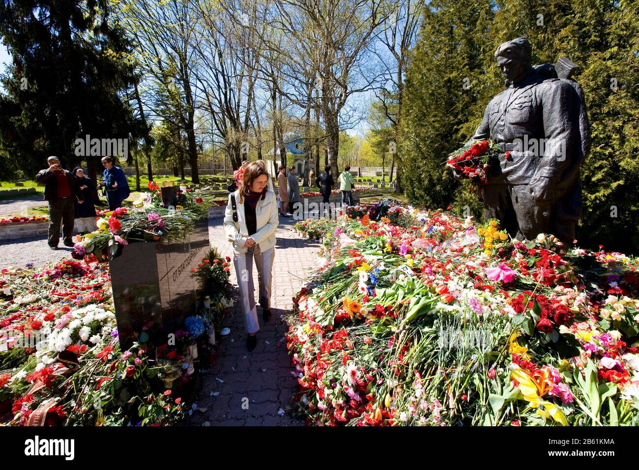 Bronze Soldier Tallinn High Resolution Stock Photography and Images - Alamy