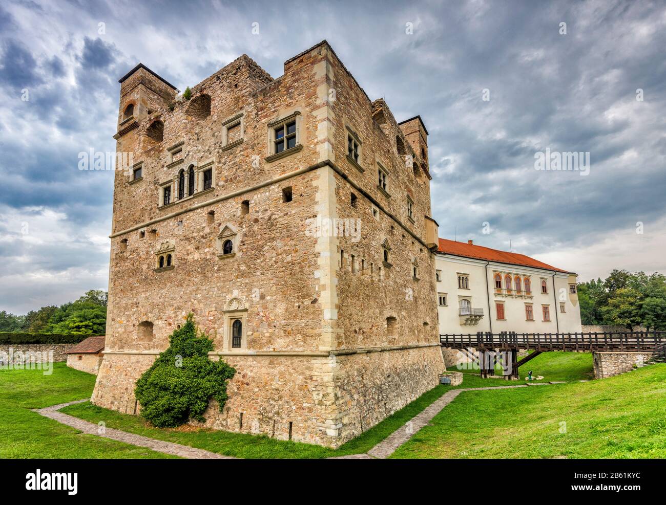 Building medieval hi-res stock photography and images - Alamy