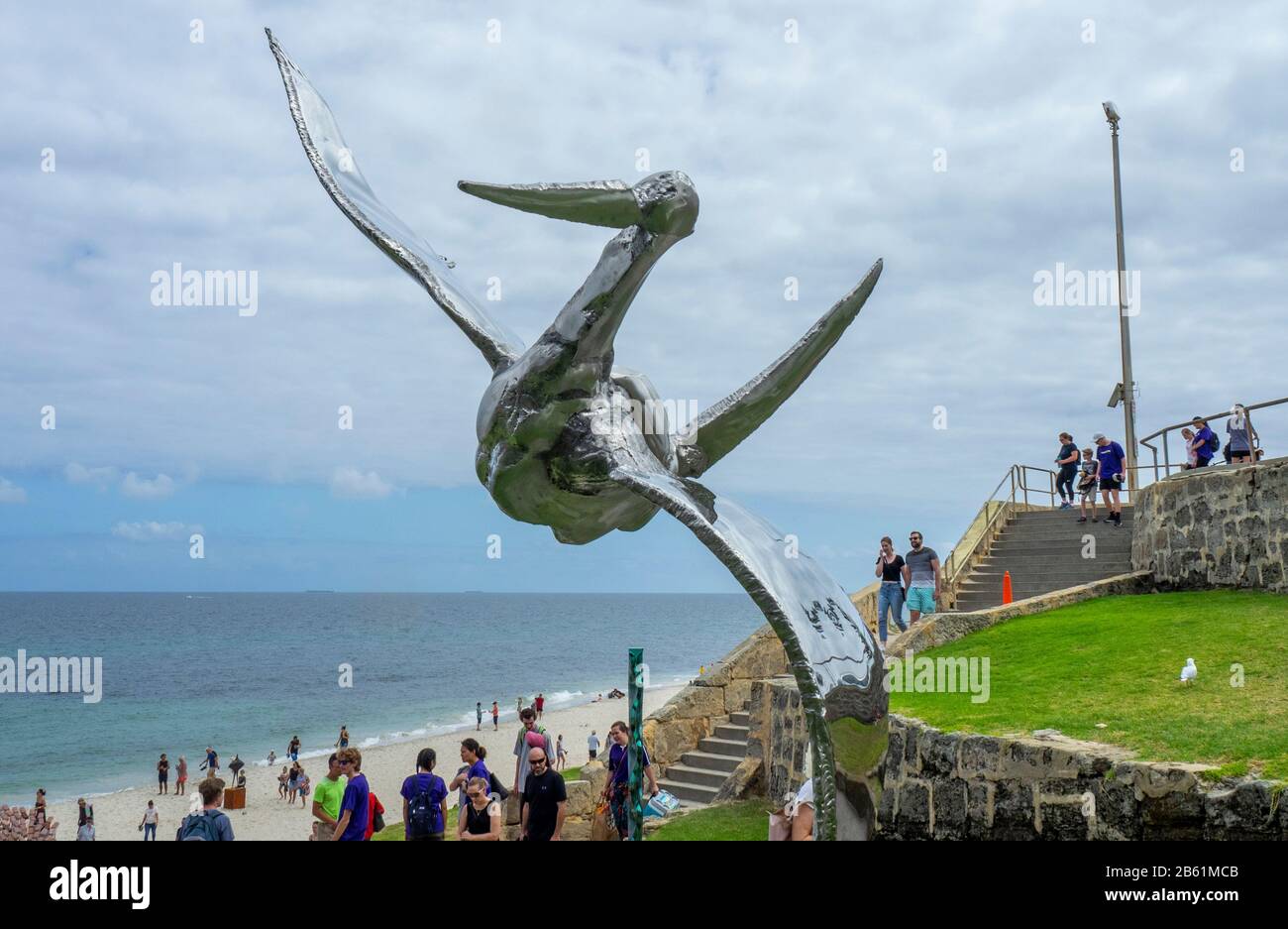 Stainless steel World Peace Bird by Zero Higashida sculptor artist at ...