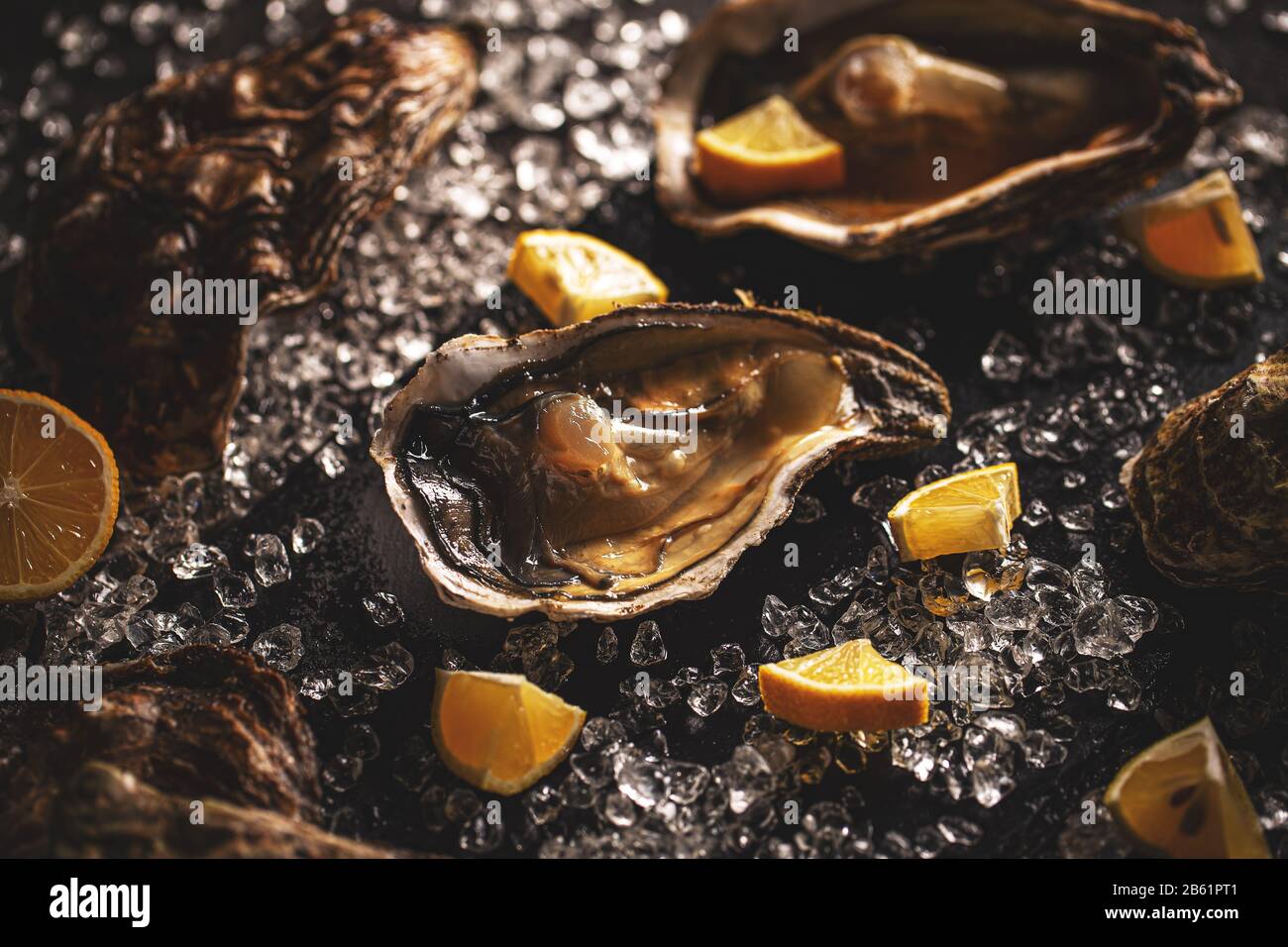 Clam shells opened hi-res stock photography and images - Alamy