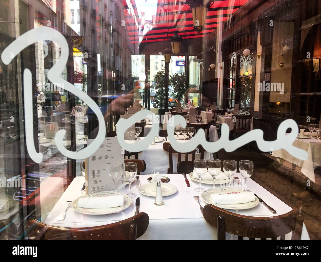 Paul bocuse brasserie hi-res stock photography and images - Alamy