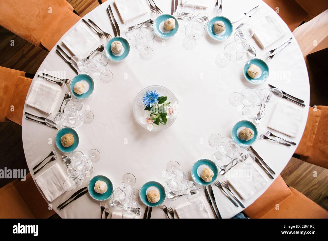 Luxurious table hi-res stock photography and images - Alamy