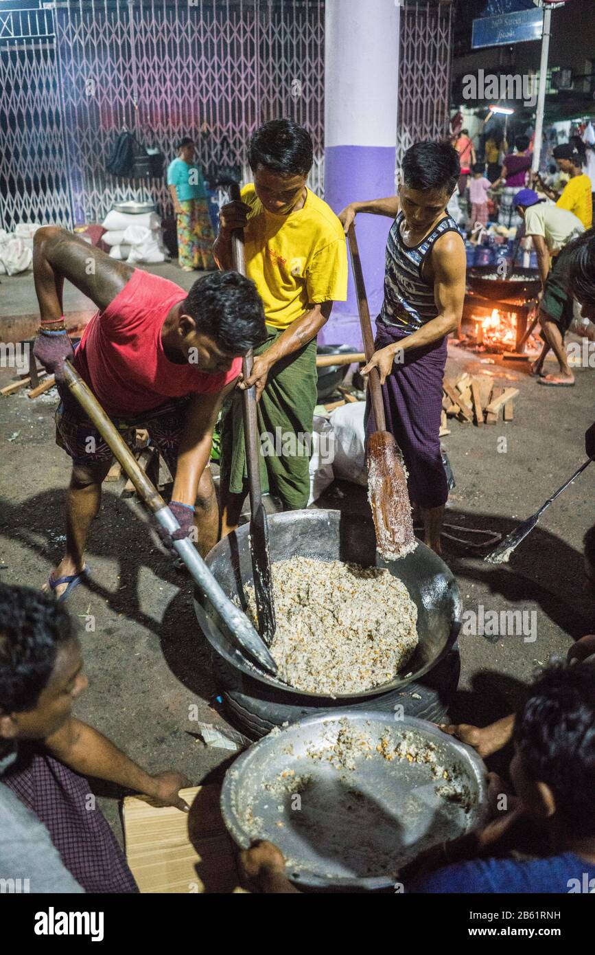 Myanmar street kitchen hi-res stock photography and images - Alamy