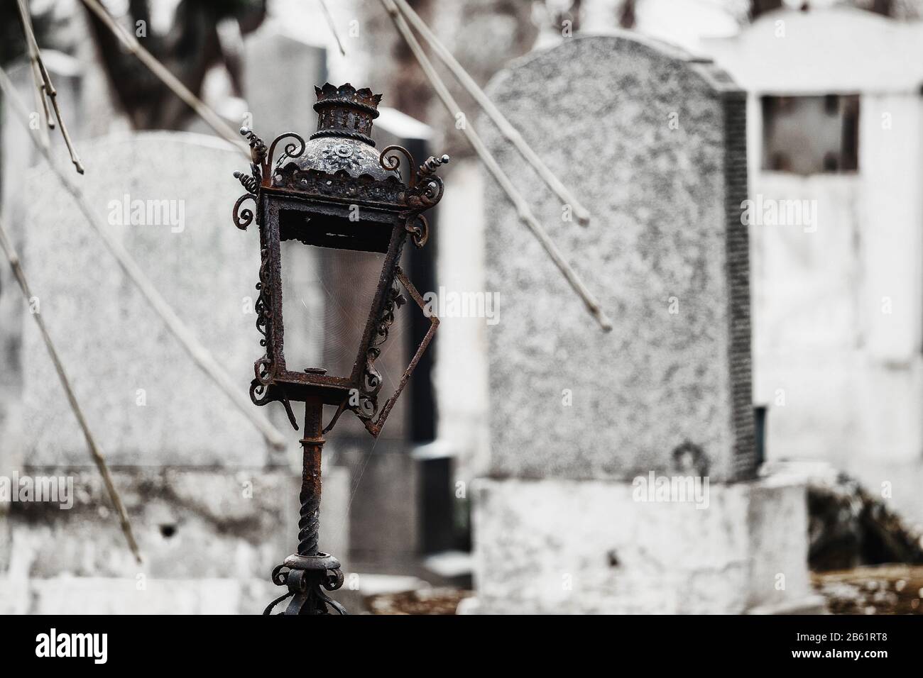 Old funeral monuments hi-res stock photography and images - Alamy