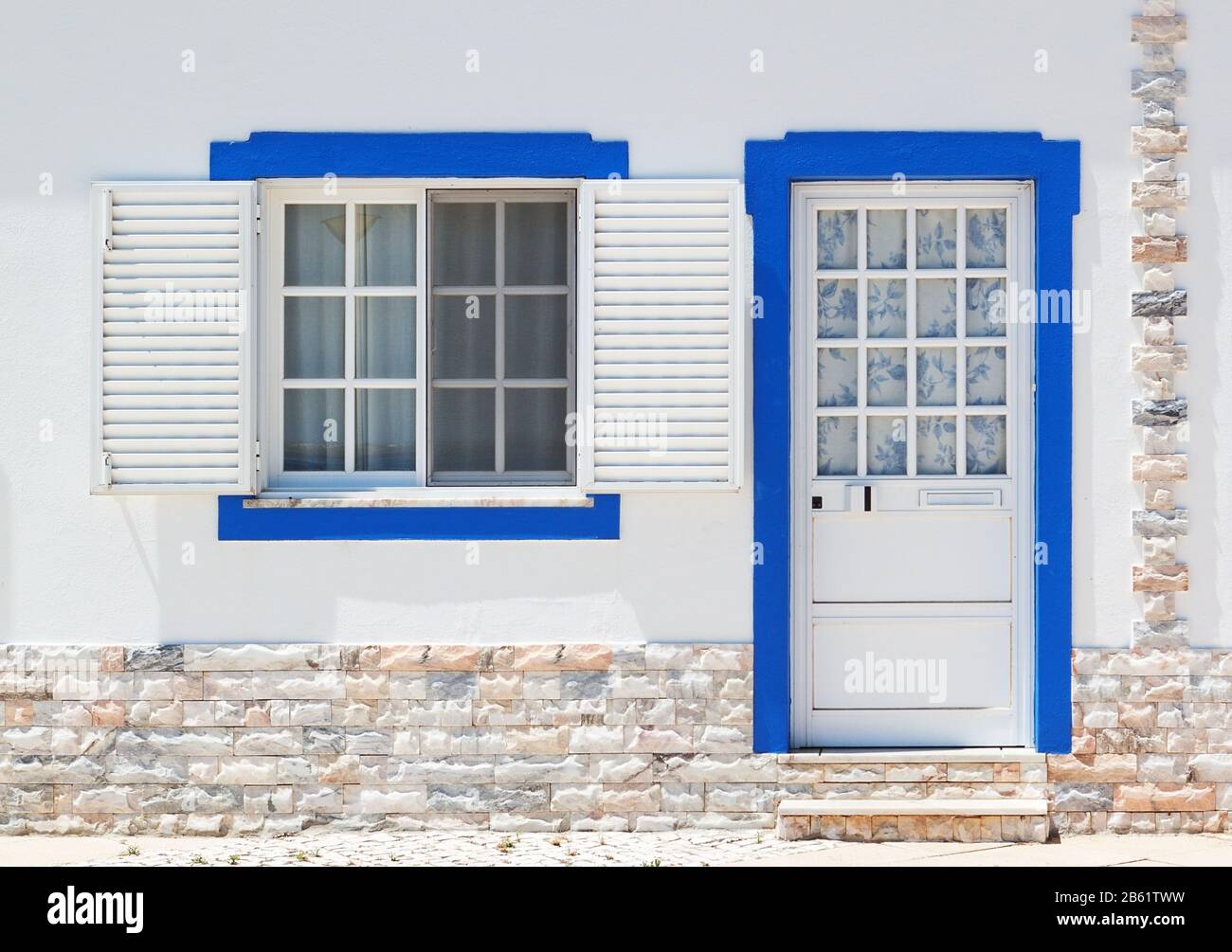 Classical doors and windows hi-res stock photography and images - Alamy