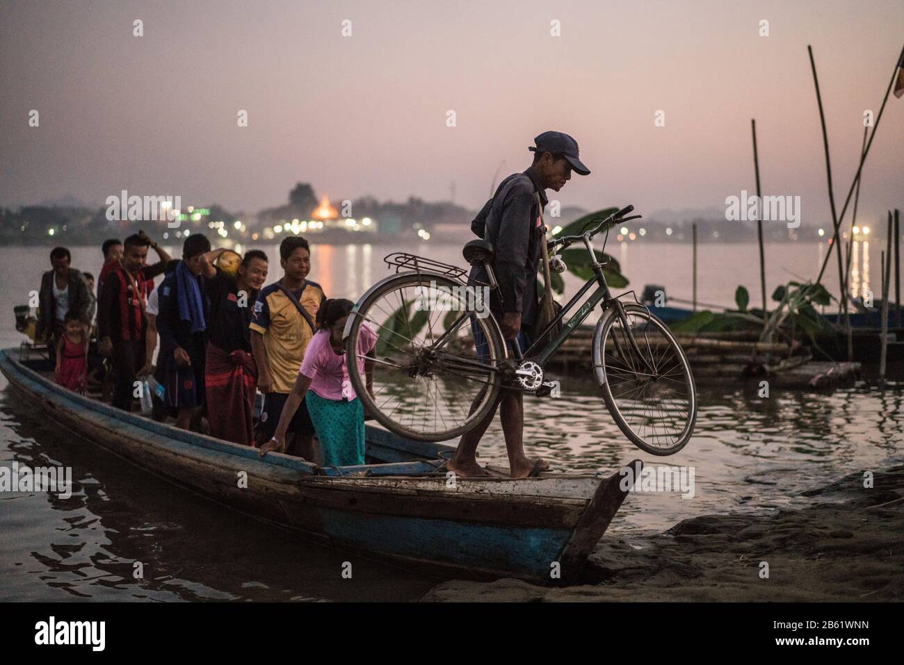 Local people on the boat in Hpa-An, Myanmar, Asia Stock Photo - Alamy