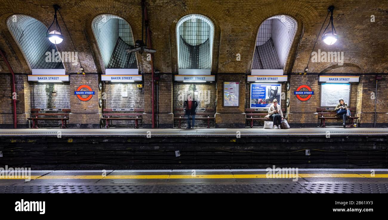 Baker street station hi-res stock photography and images - Alamy