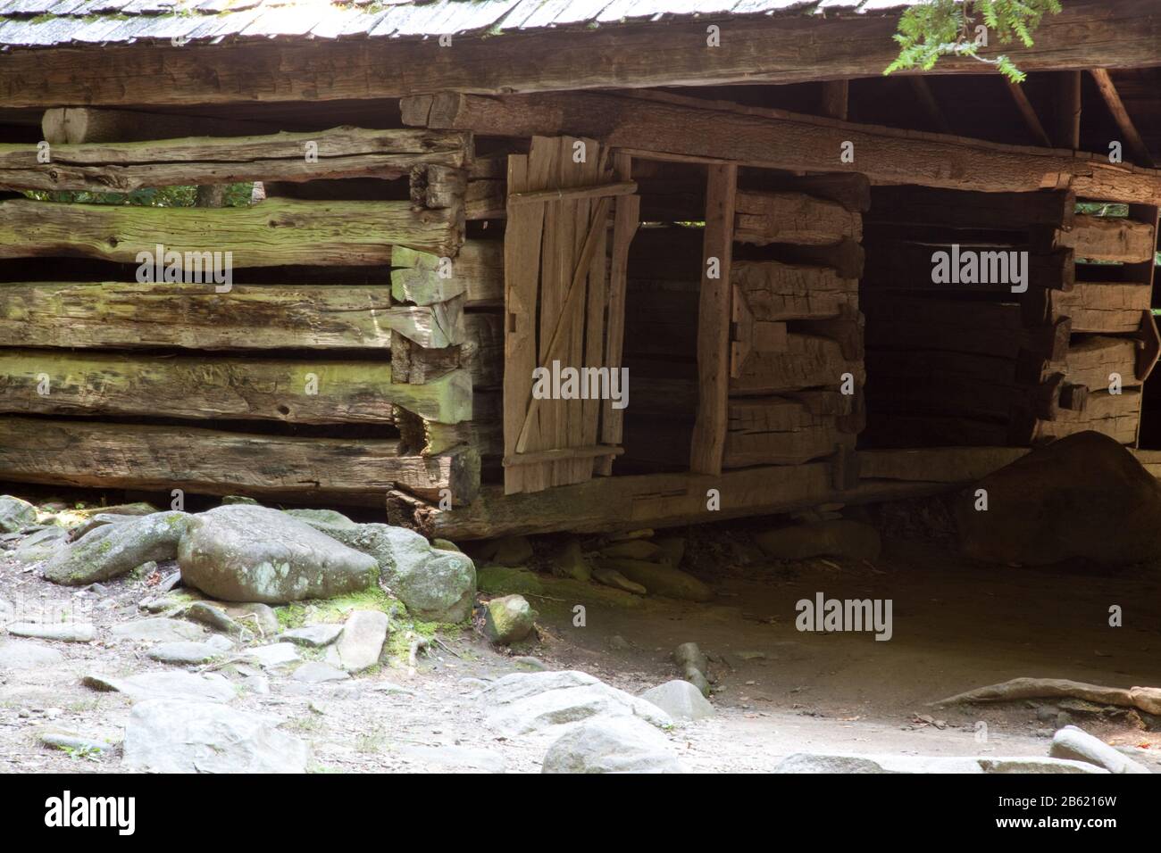Rustic Log Cabin Stock Photo - Alamy
