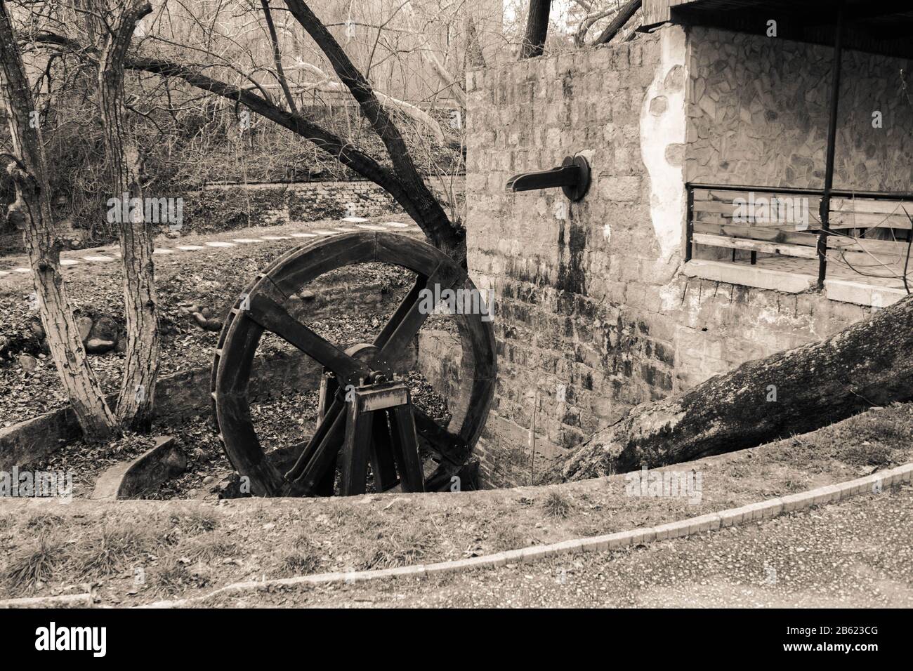 old mill wheel Stock Photo - Alamy