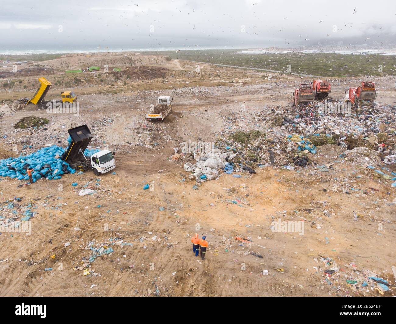Rubbish piled on a landfill full of trash Stock Photo - Alamy