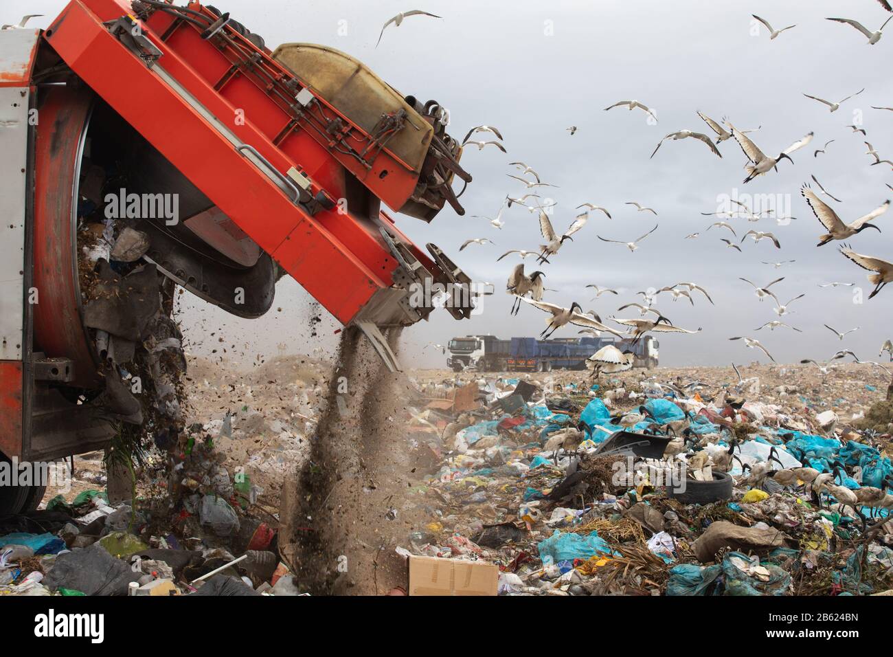 Rubbish piled on a landfill full of trash Stock Photo - Alamy