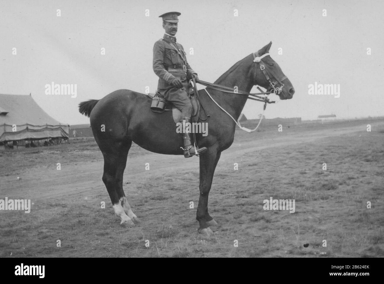 Mounted officer WW1 Stock Photo - Alamy