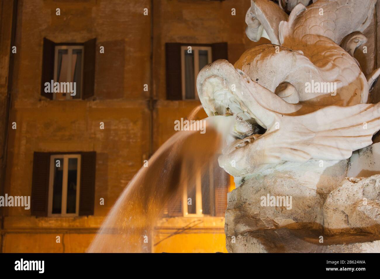 Rome during covd19 lock down: totally desert with no people around ...