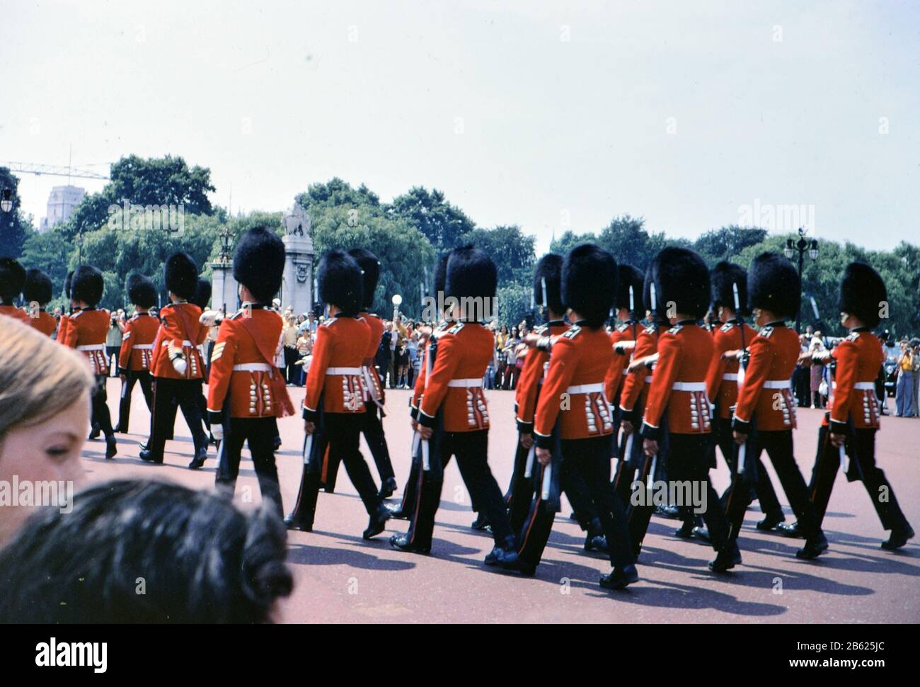 1970s buckingham palace hi-res stock photography and images - Alamy